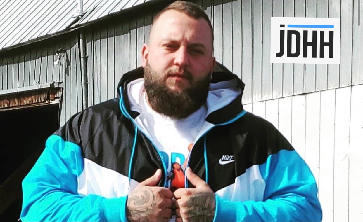 Boutot revient sur son passé tumultueux dans sa nouvelle pièce musicale ...