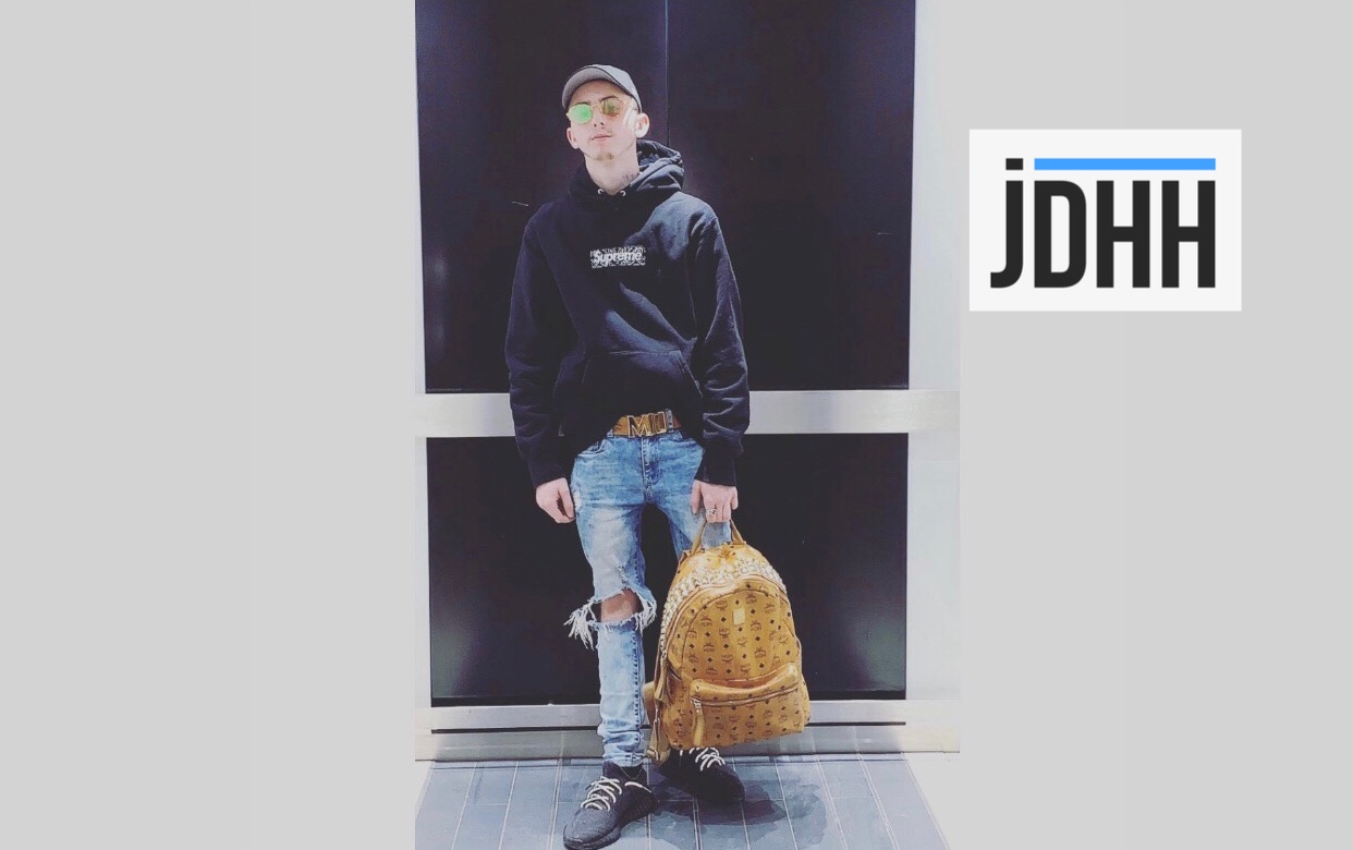 Le rappeur québécois GG présente sa chanson intitulée « Réflexion 2 ...